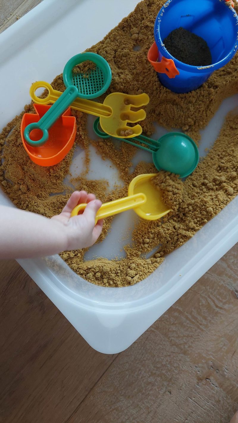 Bac sensoriel : le sable magique - CamilleG